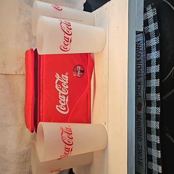 Coca Cola | Dining | Cocacola Insulated Bag Munch Kit With 4 Plastic ...